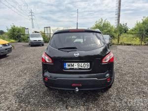 Black Nissan Qashqai 2011 in Riga, with an engine capacity of 2.00 L and mileage of 316 thousand km for 5490 €, photo 7 on AUTOMOTO.COM.LV