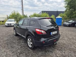 Black Nissan Qashqai 2011 in Riga, with an engine capacity of 2.00 L and mileage of 316 thousand km for 5490 €, photo 8 on AUTOMOTO.COM.LV