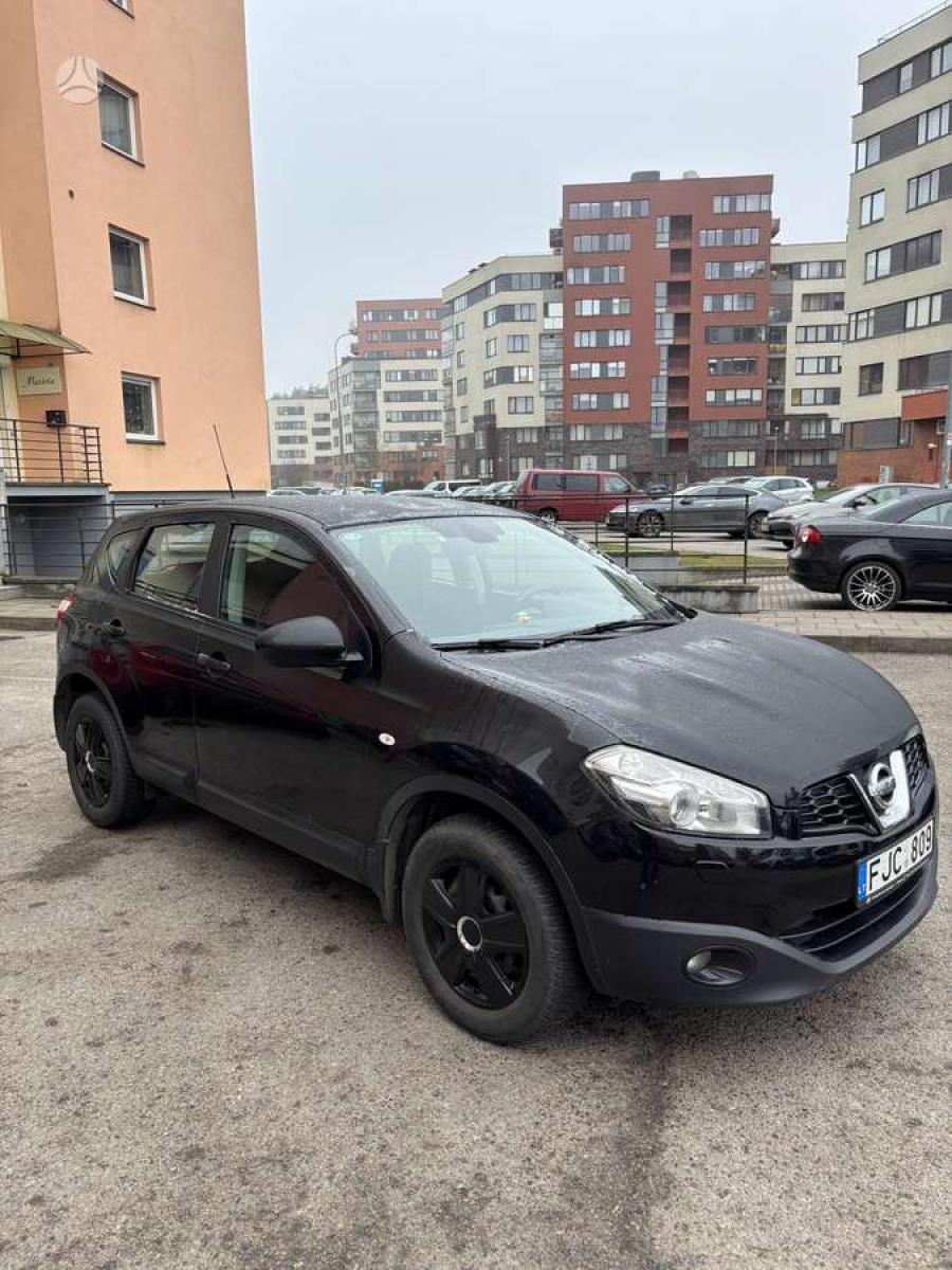 Melns Nissan Qashqai 2011 Viļņa, ar dzinēja tilpumu 1.60 L un nobraukumu 203 tūkst. km par 5100 €, foto 2 vietnē AUTOMOTO.COM.LV