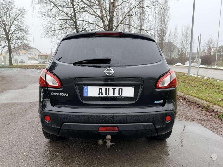Melns Nissan Qashqai 2011 Tauragė, ar dzinēja tilpumu 1.46 L un nobraukumu 220 tūkst. km par 5499 €, foto 10 vietnē AUTOMOTO.COM.LV