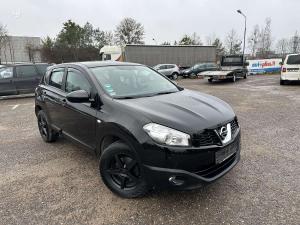 Black Nissan Qashqai 2011 in Alytus, with an engine capacity of 1.60 L and mileage of 268 thousand km for 5700 €, photo 2 on AUTOMOTO.COM.LV