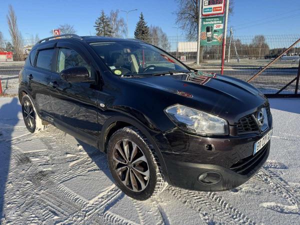 Melns Nissan Qashqai 2011 Tauragė, ar dzinēja tilpumu 2.00 L un nobraukumu 253 tūkst. km par 4200 €, foto 1 vietnē AUTOMOTO.COM.LV