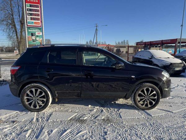 Melns Nissan Qashqai 2011 Tauragė, ar dzinēja tilpumu 2.00 L un nobraukumu 253 tūkst. km par 4200 €, foto 4 vietnē AUTOMOTO.COM.LV