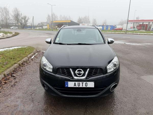 Black Nissan Qashqai 2011 in Taurage, with an engine capacity of 1.46 L and mileage of 220 thousand km for 5499 €, photo 2 on AUTOMOTO.COM.LV