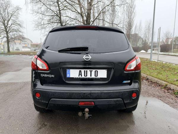 Black Nissan Qashqai 2011 in Taurage, with an engine capacity of 1.46 L and mileage of 220 thousand km for 5499 €, photo 10 on AUTOMOTO.COM.LV