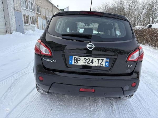 Melns Nissan Qashqai 2011 Kelmė, ar dzinēja tilpumu 2.00 L un nobraukumu 249 tūkst. km par 5300 €, foto 6 vietnē AUTOMOTO.COM.LV