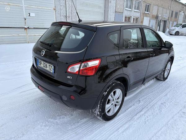 Melns Nissan Qashqai 2011 Kelmė, ar dzinēja tilpumu 2.00 L un nobraukumu 249 tūkst. km par 5300 €, foto 7 vietnē AUTOMOTO.COM.LV