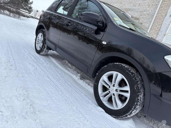 Melns Nissan Qashqai 2011 Kelmė, ar dzinēja tilpumu 2.00 L un nobraukumu 249 tūkst. km par 5300 €, foto 9 vietnē AUTOMOTO.COM.LV