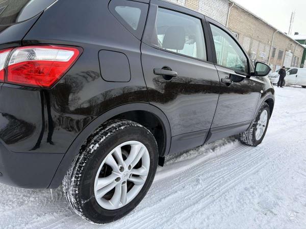 Melns Nissan Qashqai 2011 Kelmė, ar dzinēja tilpumu 2.00 L un nobraukumu 249 tūkst. km par 5300 €, foto 10 vietnē AUTOMOTO.COM.LV