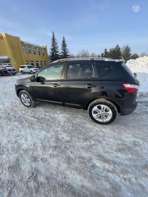 Black Nissan Qashqai 2011 in Klaipeda, with an engine capacity of 2.00 L and mileage of 263 thousand km for 4200 €, photo  on AUTOMOTO.COM.LV