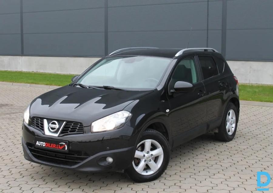 Black Nissan Qashqai 2011 in Riga, with an engine capacity of 2.00 L and mileage of 188 thousand km for 5950 €, photo 1 on AUTOMOTO.COM.LV