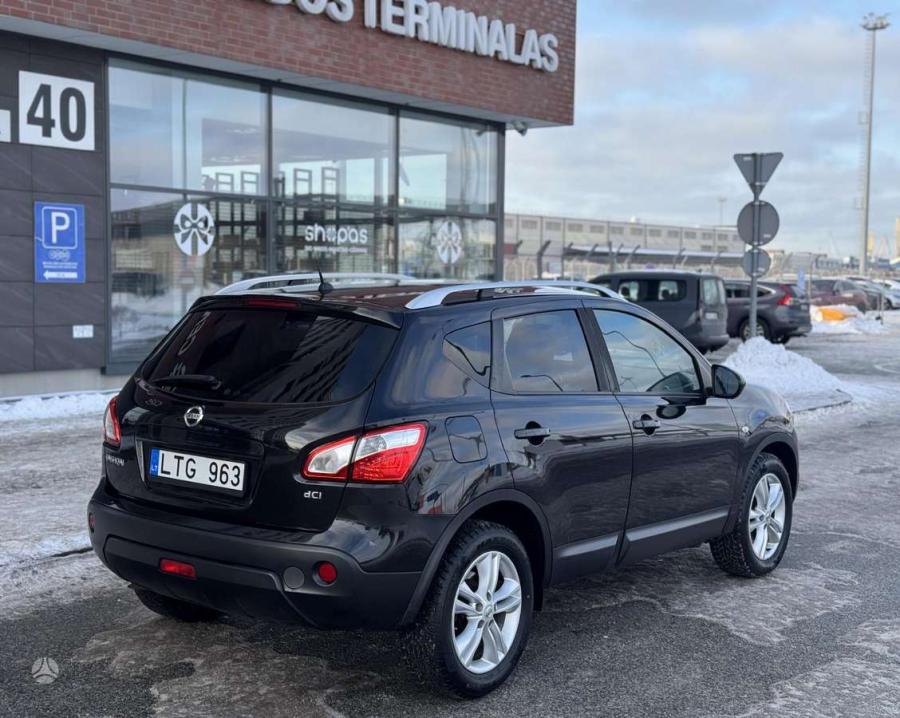 Melns Nissan Qashqai 2011 Klaipėda, ar dzinēja tilpumu 2.00 L un nobraukumu 266 tūkst. km par 5950 €, foto 4 vietnē AUTOMOTO.COM.LV