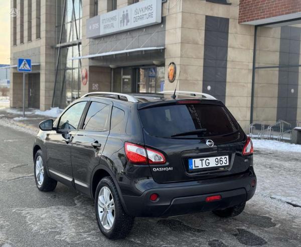 Black Nissan Qashqai 2011 in Klaipeda, with an engine capacity of 2.00 L and mileage of 266 thousand km for 5950 €, photo 5 on AUTOMOTO.COM.LV