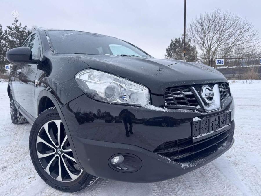 Melns Nissan Qashqai 2011 Alīta, ar dzinēja tilpumu 2.00 L un nobraukumu 270 tūkst. km par 5850 €, foto 1 vietnē AUTOMOTO.COM.LV