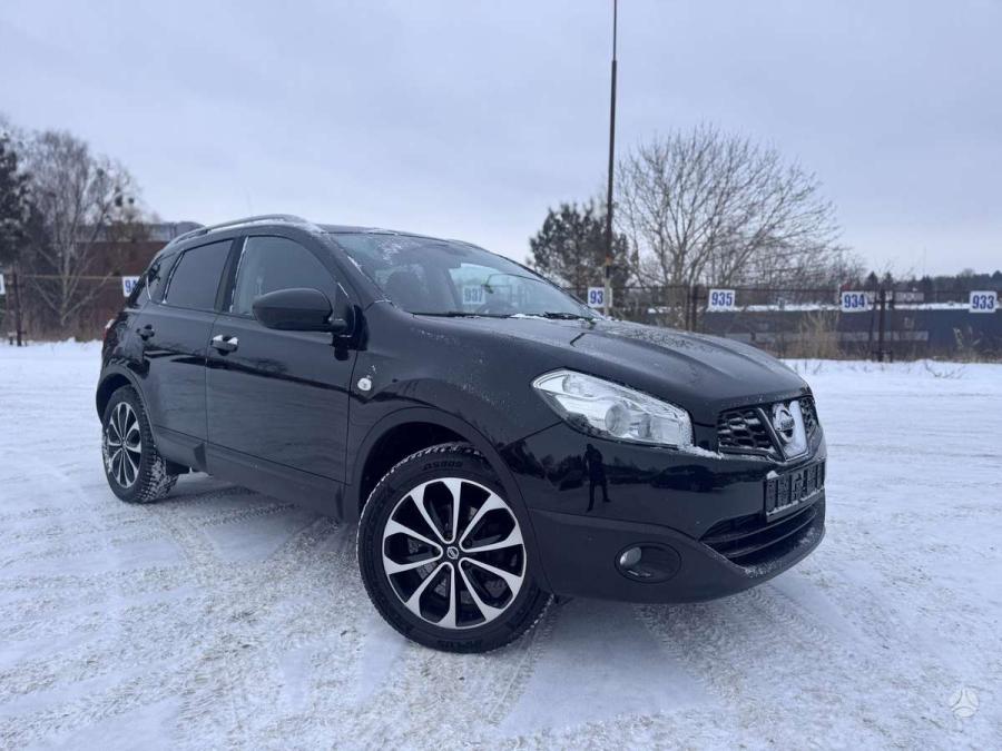 Melns Nissan Qashqai 2011 Alīta, ar dzinēja tilpumu 2.00 L un nobraukumu 270 tūkst. km par 5850 €, foto 3 vietnē AUTOMOTO.COM.LV