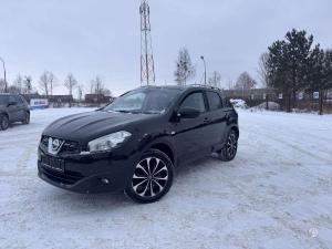 Melns Nissan Qashqai 2011 Alīta, ar dzinēja tilpumu 2.00 L un nobraukumu 270 tūkst. km par 5850 €, foto 6 vietnē AUTOMOTO.COM.LV