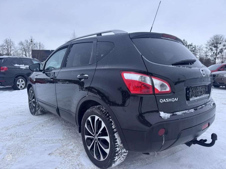 Melns Nissan Qashqai 2011 Alīta, ar dzinēja tilpumu 2.00 L un nobraukumu 270 tūkst. km par 5850 €, foto 12 vietnē AUTOMOTO.COM.LV