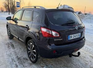Black Nissan Qashqai 2011 in Taurage, with an engine capacity of 1.46 L and mileage of 289 thousand km for 3800 €, photo 3 on AUTOMOTO.COM.LV