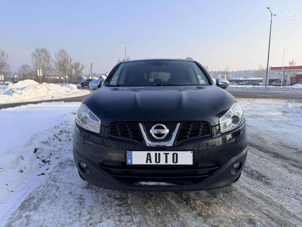 Black Nissan Qashqai 2011 in Taurage, with an engine capacity of 1.46 L and mileage of 220 thousand km for 5499 €, photo 2 on AUTOMOTO.COM.LV