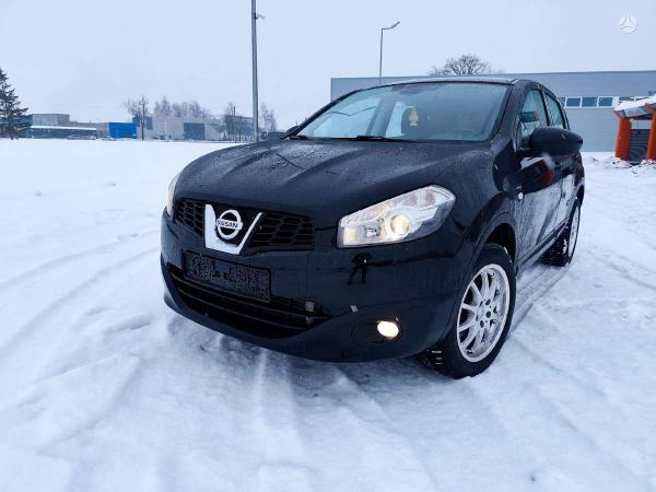 Black Nissan Qashqai 2011 in Marijampole, with an engine capacity of 2.00 L and mileage of 216 thousand km for 5000 €, photo 2 on AUTOMOTO.COM.LV