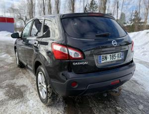 Melns Nissan Qashqai 2011 Tauragė, ar dzinēja tilpumu 1.46 L un nobraukumu 232 tūkst. km par 3900 €, foto 3 vietnē AUTOMOTO.COM.LV