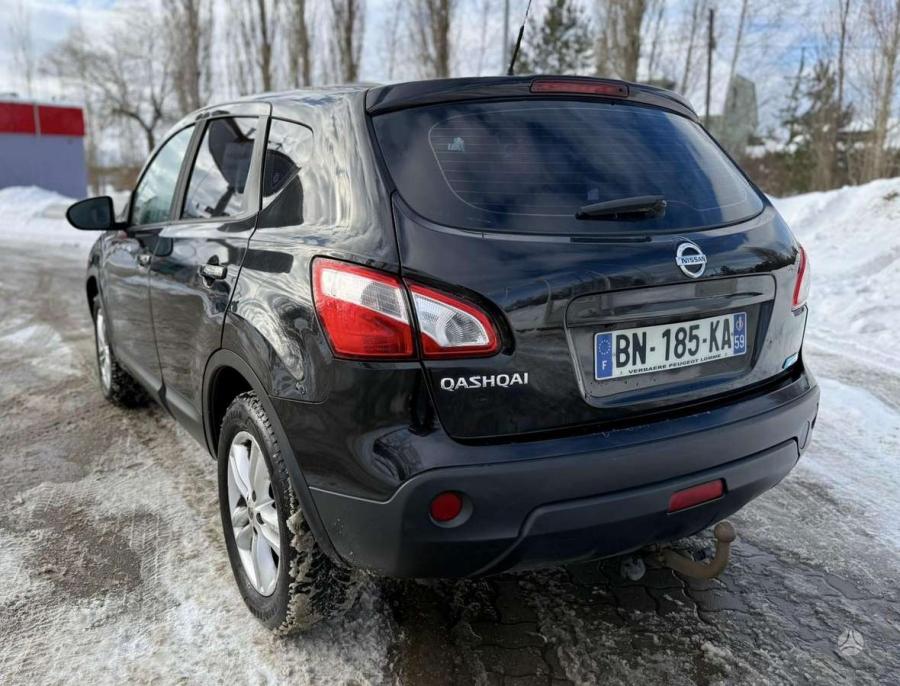 Melns Nissan Qashqai 2011 Tauragė, ar dzinēja tilpumu 1.46 L un nobraukumu 232 tūkst. km par 3900 €, foto 3 vietnē AUTOMOTO.COM.LV