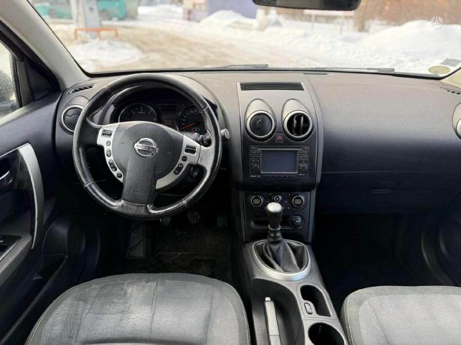 Melns Nissan Qashqai 2011 Tauragė, ar dzinēja tilpumu 1.46 L un nobraukumu 232 tūkst. km par 3900 €, foto 7 vietnē AUTOMOTO.COM.LV