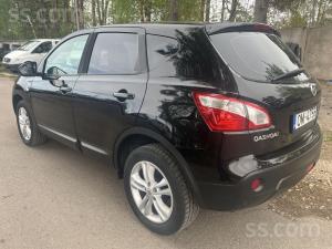 Melns Nissan Qashqai 2011 Rīga, ar dzinēja tilpumu 2.00 L un nobraukumu 0 tūkst. km par 5950 €, foto 7 vietnē AUTOMOTO.COM.LV