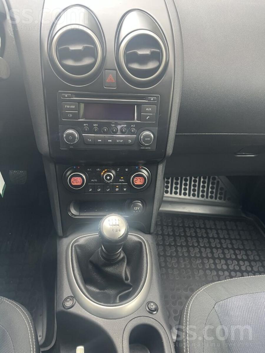 Melns Nissan Qashqai 2011 Rīga, ar dzinēja tilpumu 2.00 L un nobraukumu 0 tūkst. km par 5950 €, foto 12 vietnē AUTOMOTO.COM.LV