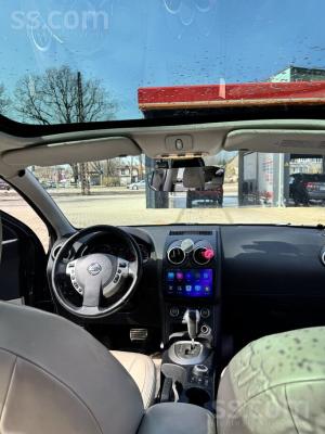 Black Nissan Qashqai 2011 in Riga, with an engine capacity of 2.00 L and mileage of 253 thousand km for 6000 €, photo 5 on AUTOMOTO.COM.LV