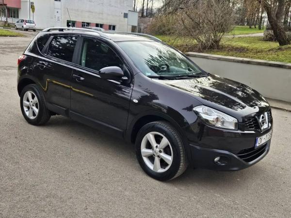 Melns Nissan Qashqai 2011 Jēkabpils, ar dzinēja tilpumu 2.00 L un nobraukumu 231 tūkst. km par 6790 €, foto 4 vietnē AUTOMOTO.COM.LV