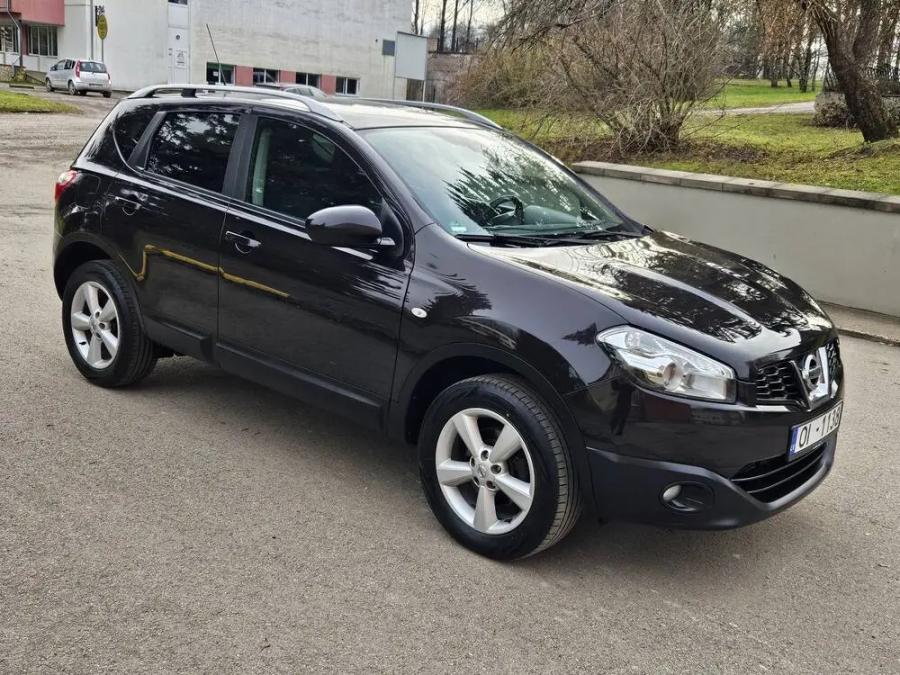 Melns Nissan Qashqai 2011 Jēkabpils, ar dzinēja tilpumu 2.00 L un nobraukumu 231 tūkst. km par 6790 €, foto 5 vietnē AUTOMOTO.COM.LV