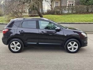 Melns Nissan Qashqai 2011 Jēkabpils, ar dzinēja tilpumu 2.00 L un nobraukumu 231 tūkst. km par 6790 €, foto 6 vietnē AUTOMOTO.COM.LV