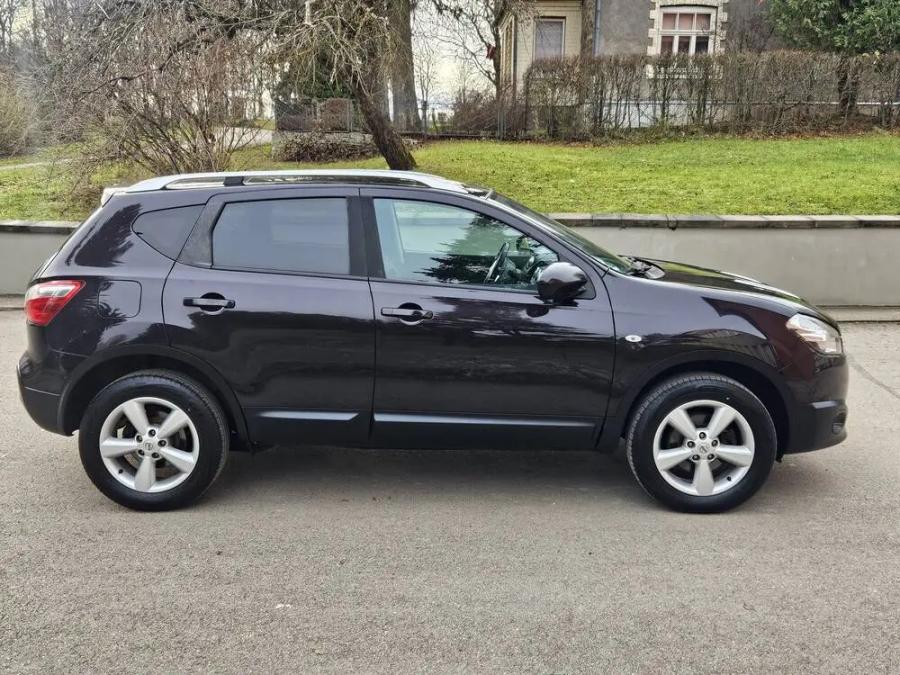 Melns Nissan Qashqai 2011 Jēkabpils, ar dzinēja tilpumu 2.00 L un nobraukumu 231 tūkst. km par 6790 €, foto 6 vietnē AUTOMOTO.COM.LV