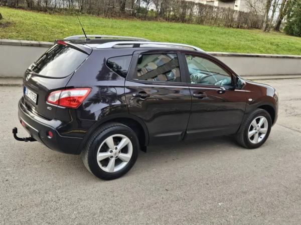 Melns Nissan Qashqai 2011 Jēkabpils, ar dzinēja tilpumu 2.00 L un nobraukumu 231 tūkst. km par 6790 €, foto 6 vietnē AUTOMOTO.COM.LV