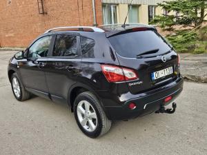 Melns Nissan Qashqai 2011 Jēkabpils, ar dzinēja tilpumu 2.00 L un nobraukumu 231 tūkst. km par 6790 €, foto 10 vietnē AUTOMOTO.COM.LV