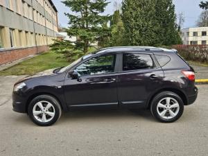 Melns Nissan Qashqai 2011 Jēkabpils, ar dzinēja tilpumu 2.00 L un nobraukumu 231 tūkst. km par 6790 €, foto 12 vietnē AUTOMOTO.COM.LV
