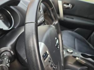 Melns Nissan Qashqai 2011 Jēkabpils, ar dzinēja tilpumu 2.00 L un nobraukumu 231 tūkst. km par 6790 €, foto 17 vietnē AUTOMOTO.COM.LV