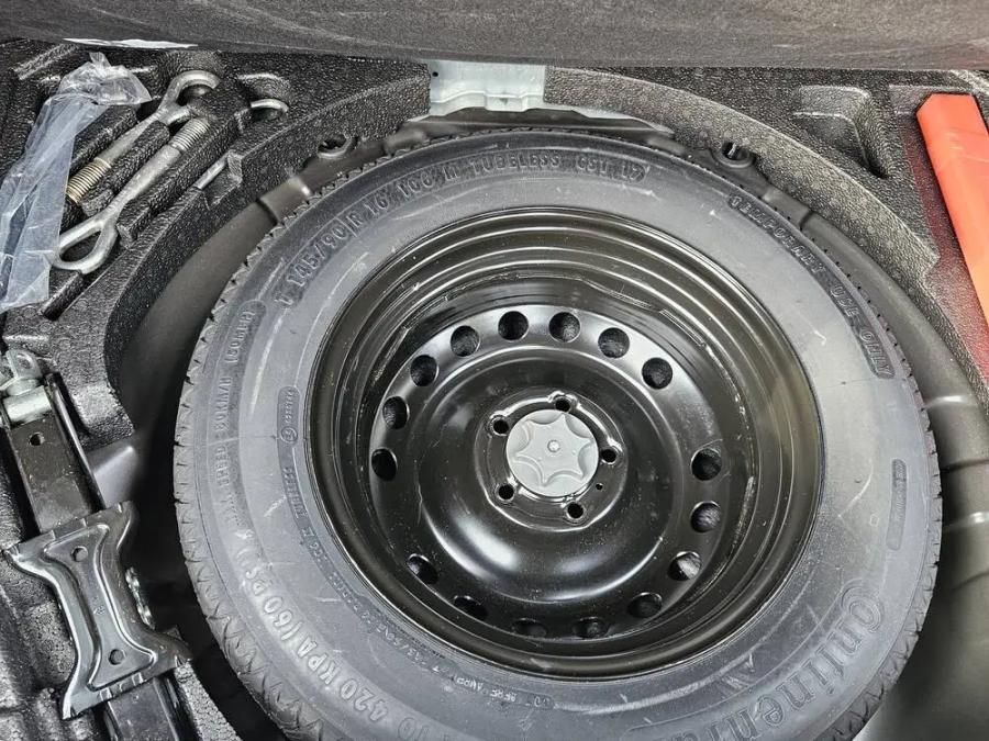 Melns Nissan Qashqai 2011 Jēkabpils, ar dzinēja tilpumu 2.00 L un nobraukumu 231 tūkst. km par 6790 €, foto 19 vietnē AUTOMOTO.COM.LV