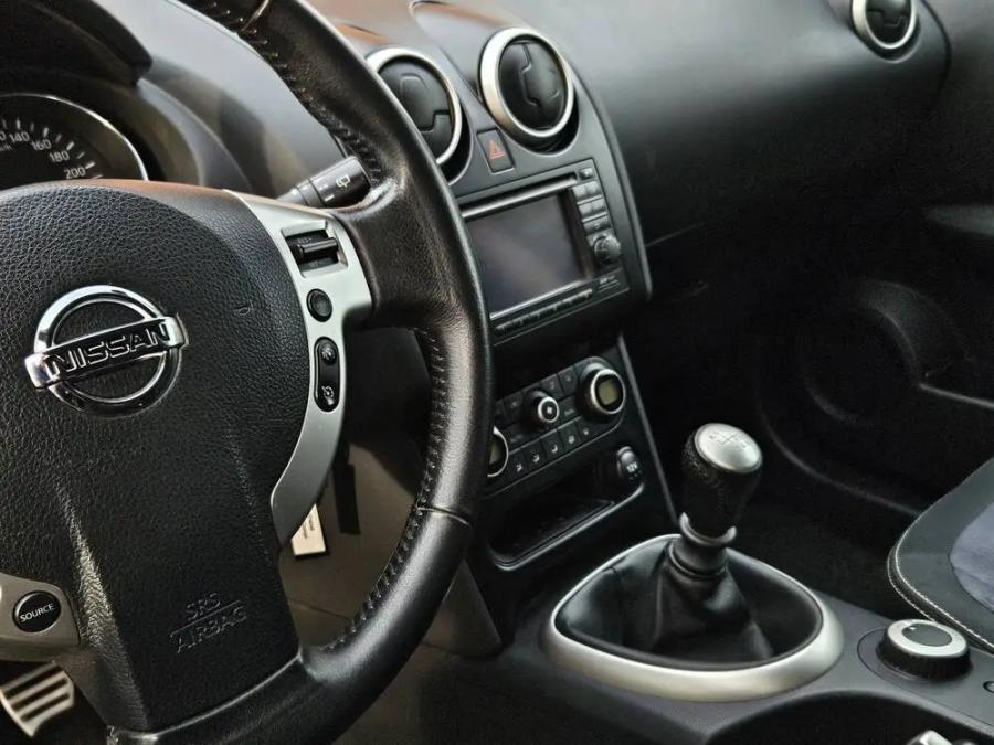 Melns Nissan Qashqai 2011 Jēkabpils, ar dzinēja tilpumu 2.00 L un nobraukumu 231 tūkst. km par 6790 €, foto 21 vietnē AUTOMOTO.COM.LV