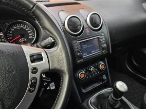 Melns Nissan Qashqai 2011 Jēkabpils, ar dzinēja tilpumu 2.00 L un nobraukumu 231 tūkst. km par 6790 €, foto 29 vietnē AUTOMOTO.COM.LV