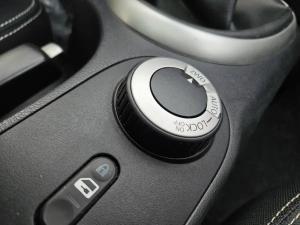 Melns Nissan Qashqai 2011 Jēkabpils, ar dzinēja tilpumu 2.00 L un nobraukumu 231 tūkst. km par 6790 €, foto 31 vietnē AUTOMOTO.COM.LV