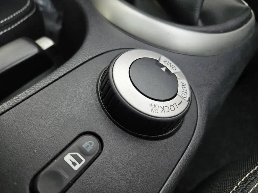 Melns Nissan Qashqai 2011 Jēkabpils, ar dzinēja tilpumu 2.00 L un nobraukumu 231 tūkst. km par 6790 €, foto 31 vietnē AUTOMOTO.COM.LV