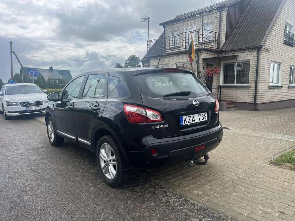Melns Nissan Qashqai 2011 Pakruojis, ar dzinēja tilpumu 1.46 L un nobraukumu 186 tūkst. km par 5500 €, foto 3 vietnē AUTOMOTO.COM.LV