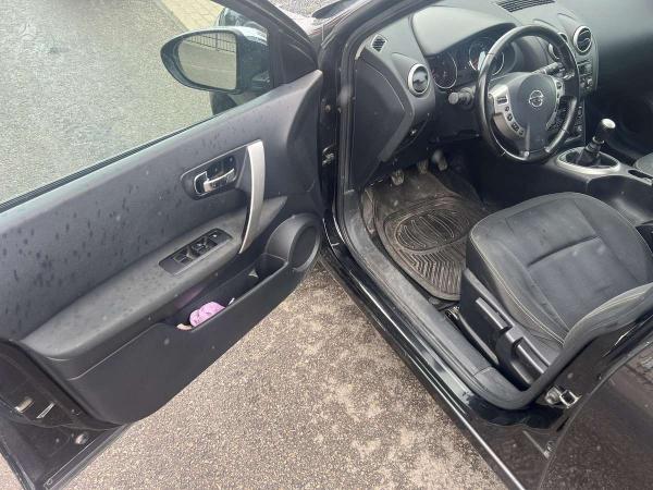Melns Nissan Qashqai 2011 Pakruojis, ar dzinēja tilpumu 1.46 L un nobraukumu 186 tūkst. km par 5500 €, foto 9 vietnē AUTOMOTO.COM.LV
