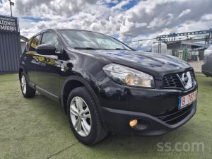 Black Nissan Qashqai 2011 in Liepaja, with an engine capacity of 1.50 L and mileage of 254 thousand km for 5700 €, photo 4 on AUTOMOTO.COM.LV