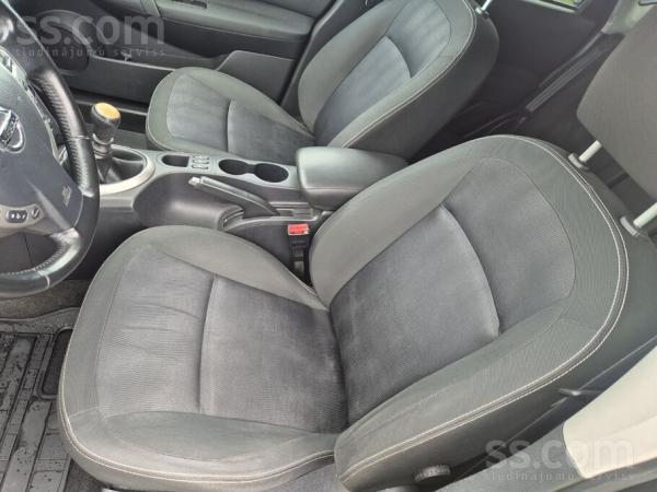 Melns Nissan Qashqai 2011 Liepāja, ar dzinēja tilpumu 1.50 L un nobraukumu 254 tūkst. km par 5700 €, foto 10 vietnē AUTOMOTO.COM.LV