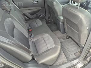 Black Nissan Qashqai 2011 in Liepaja, with an engine capacity of 1.50 L and mileage of 254 thousand km for 5700 €, photo 18 on AUTOMOTO.COM.LV