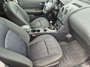 Black Nissan Qashqai 2011 in Liepaja, with an engine capacity of 1.50 L and mileage of 254 thousand km for 5700 €, photo 19 on AUTOMOTO.COM.LV