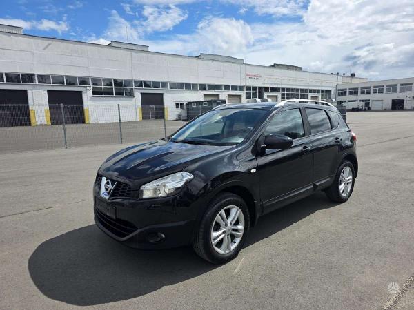 Black Nissan Qashqai 2011 in Marijampole, with an engine capacity of 2.00 L and mileage of 189 thousand km for 4800 €, photo 1 on AUTOMOTO.COM.LV